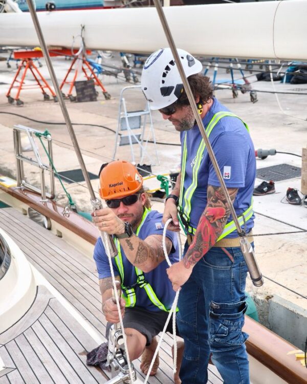 What is a rigger and what are their functions?